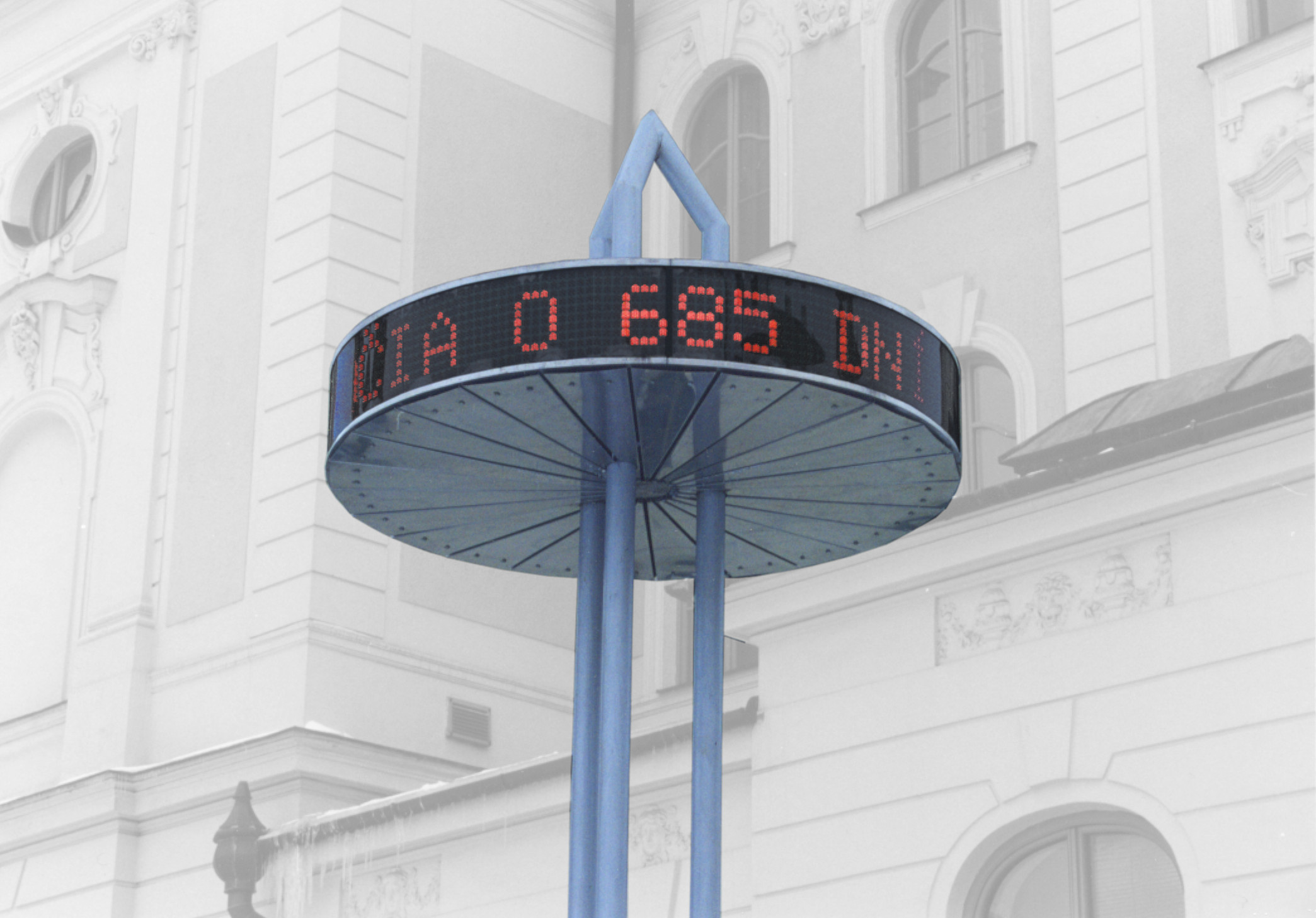 town center circular display | Elen